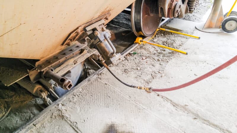 Pneumatic Piston Portable Railcar Vibrator (HCP) | NAVCO